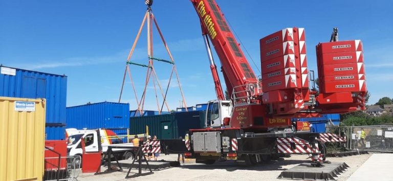 4.-Modular-Generator-Crane-Lift - Potteries Heavy Haulage